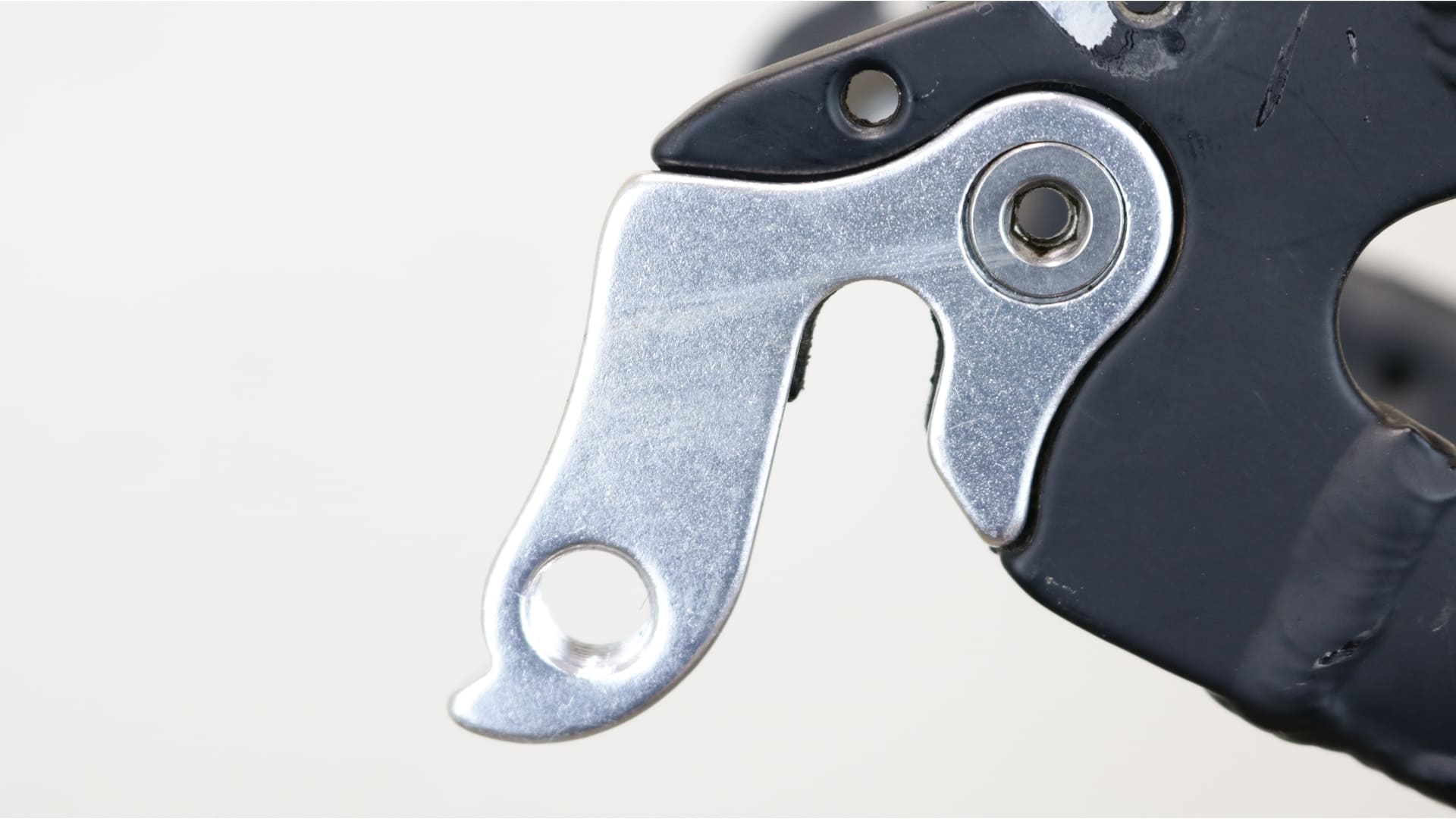 How to find the right derailleur hanger in 4 easy steps - Cycle ...